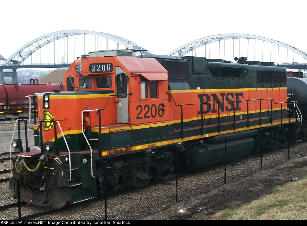 BNSF 2206, left side view